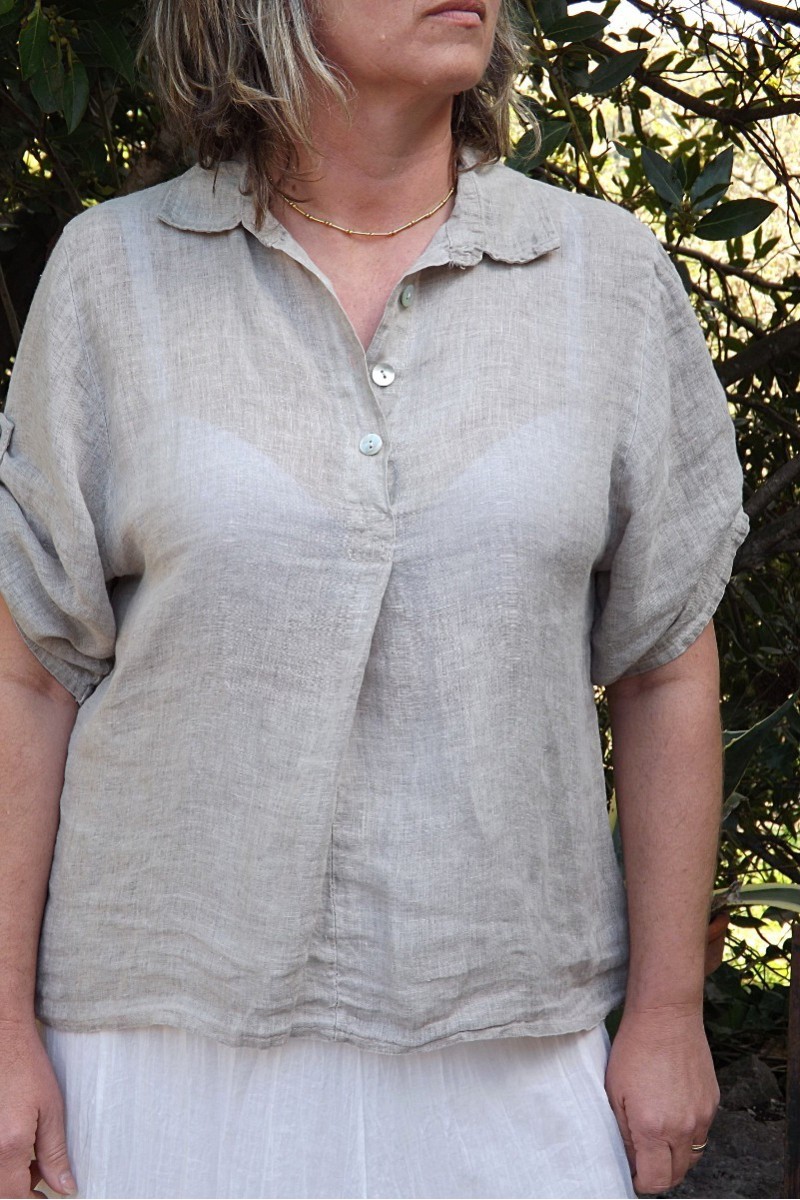 Chemise en lin de couleur framboise