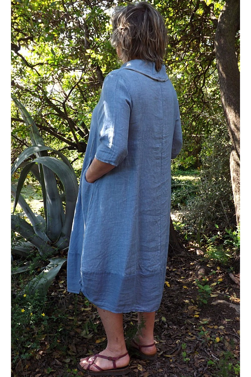 Robe longue en lin originale grande taille bleue.