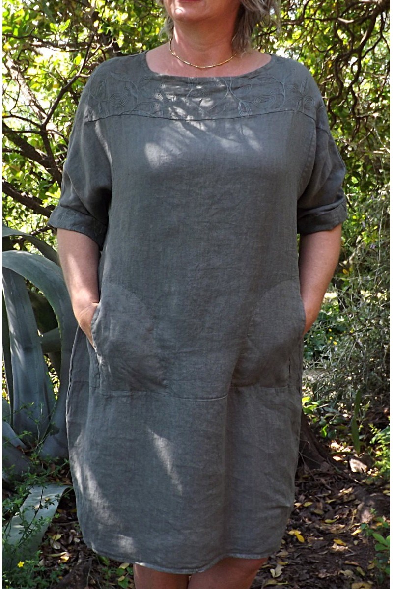 Robe en lin bohème chic kaki grande taille