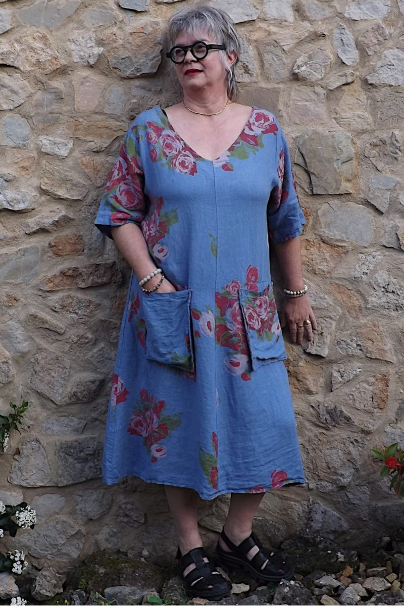 Robe Lin Grande Taille Imprimé Fleurs fond bleu Col V - Confortable